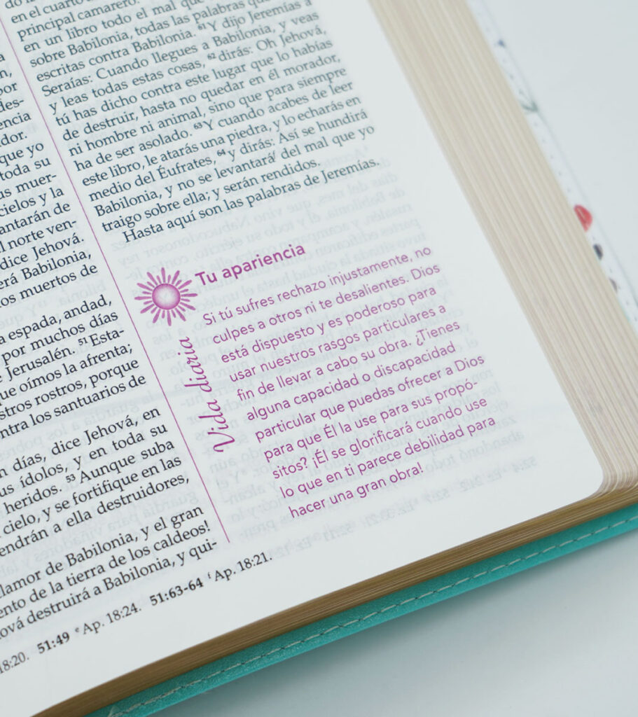 Biblia De La Mujer Conforme Al Corazon De Dios RV1960 - Imitacion Piel Blanco | Libreria Peniel